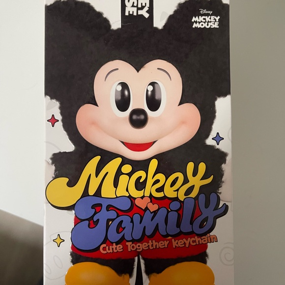 Disney | Toys | Pop Mart Mickey And Family Cute Together Keychain Goofy ...